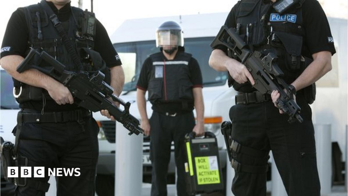 North West security vans offered armed police escort - BBC News