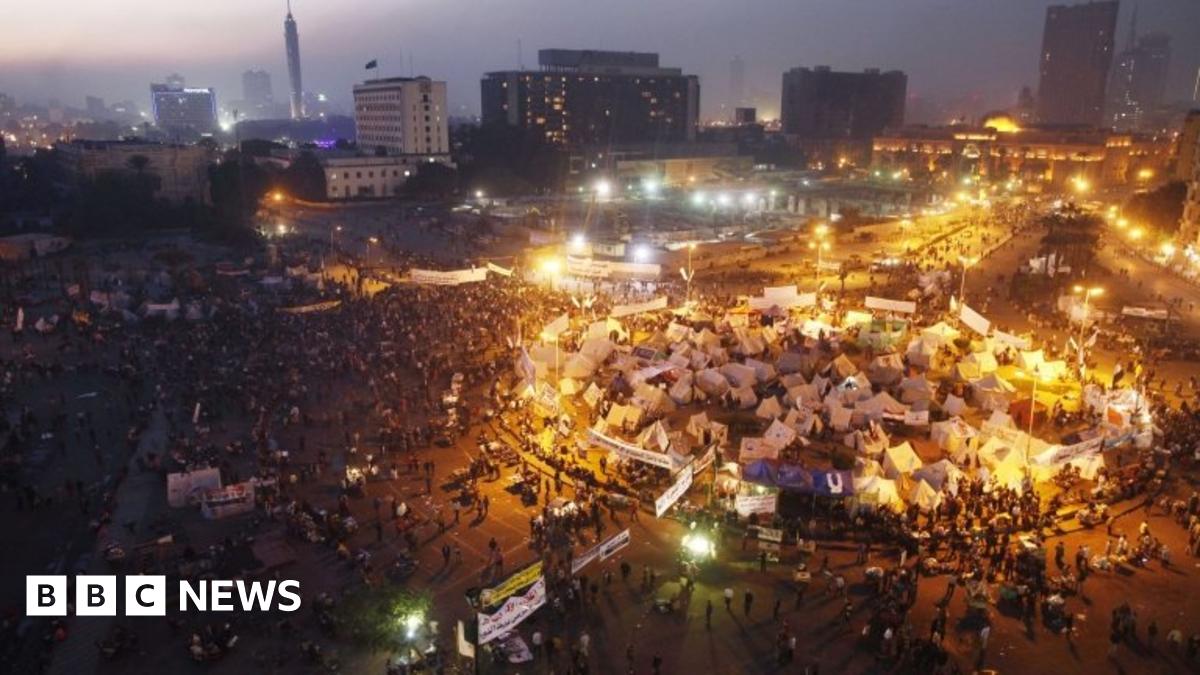 Egypt judges 'to oversee referendum' despite boycott - BBC News