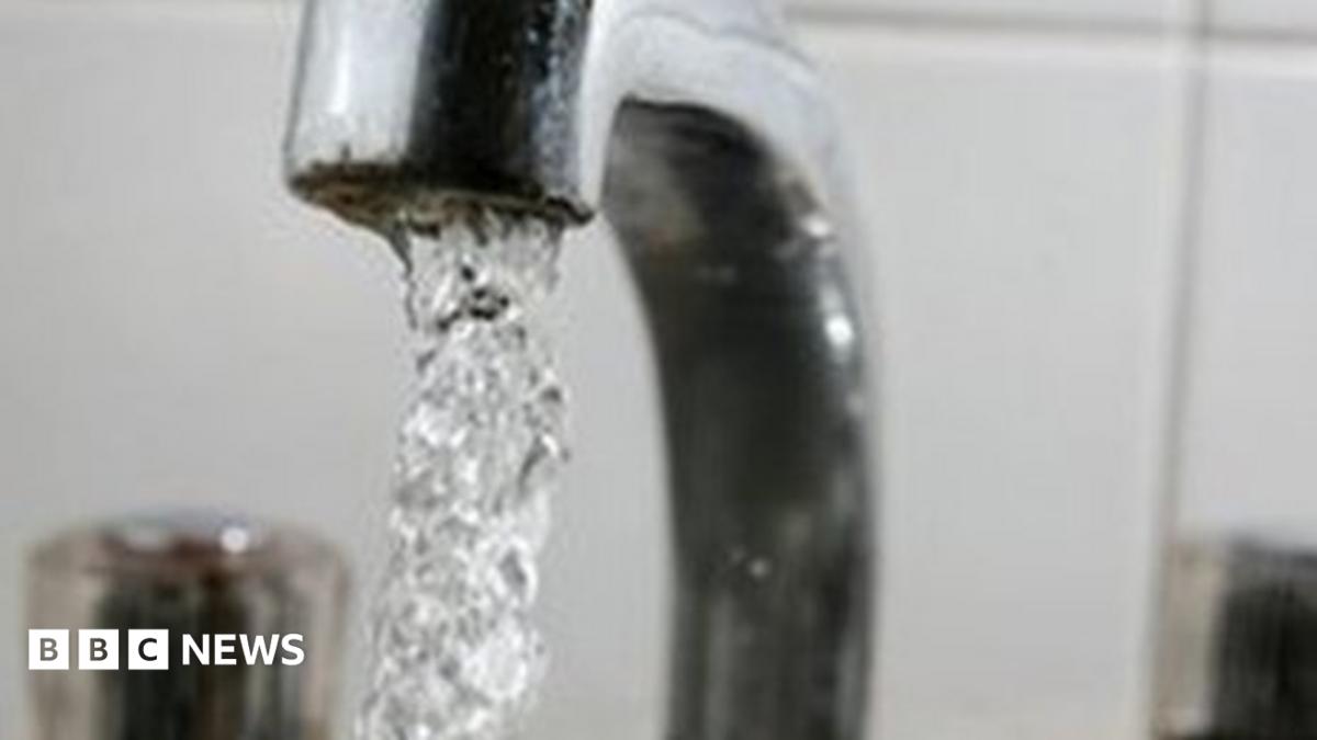 Thames Water blames 'unpaid bills' for profit fall - BBC News