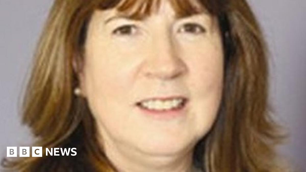 New Scottish road works commissioner Elspeth King appointed - BBC News