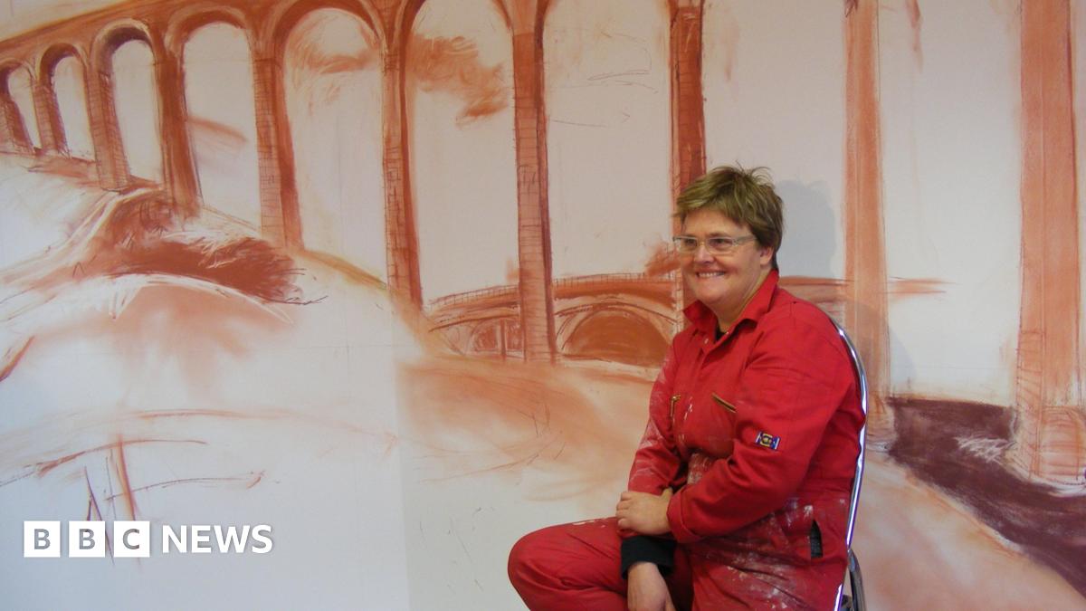 Margaret Kerr unit in Melrose artworks taking shape - BBC News