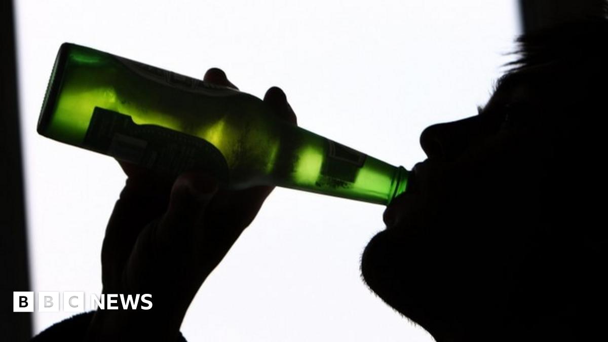 The battle over alcohol pricing - BBC News