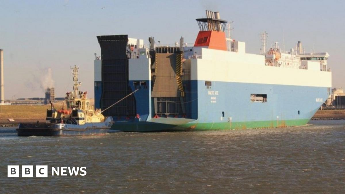 Baltic Ace shipwreck: Dutch coastguards call off search - BBC News
