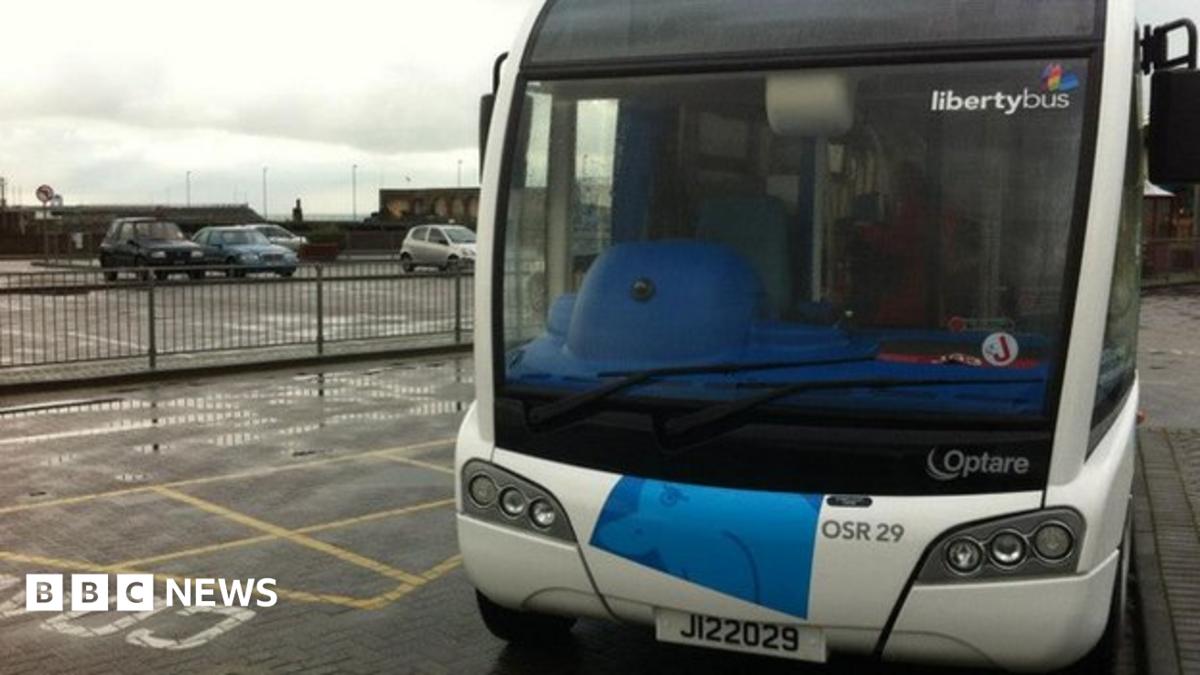 Jersey's Connex bus workers in 24-hour strike action - BBC News