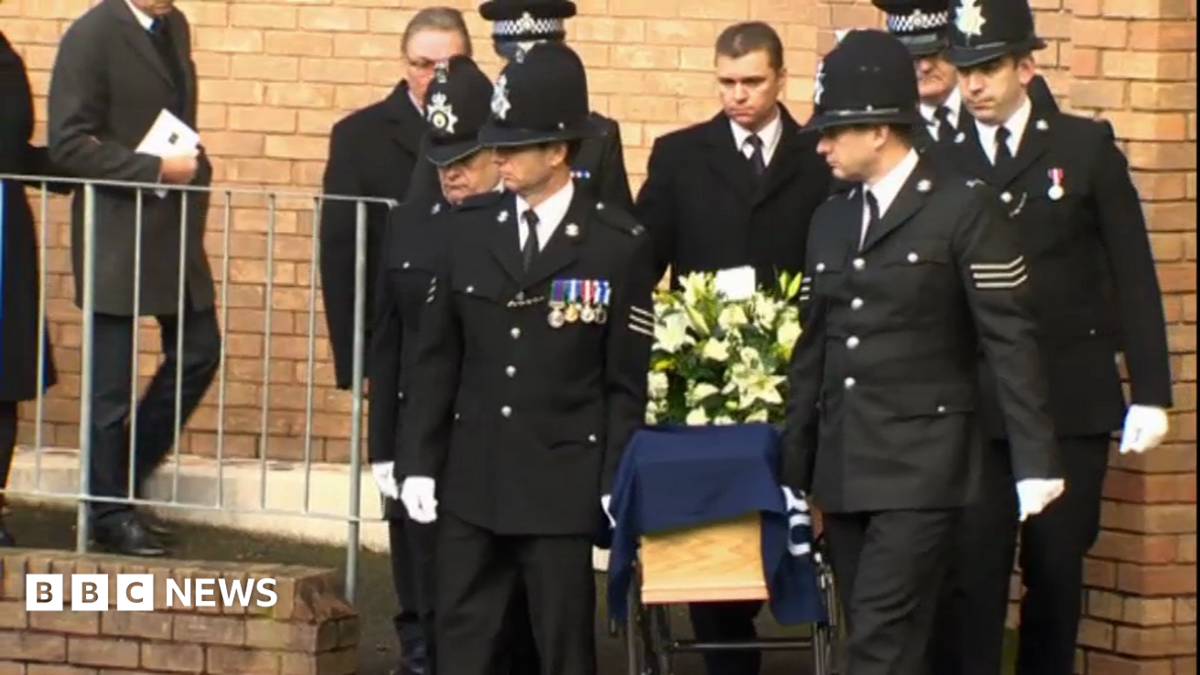 Arthur Rowlands: Funeral of PC, 90, blinded on duty - BBC News