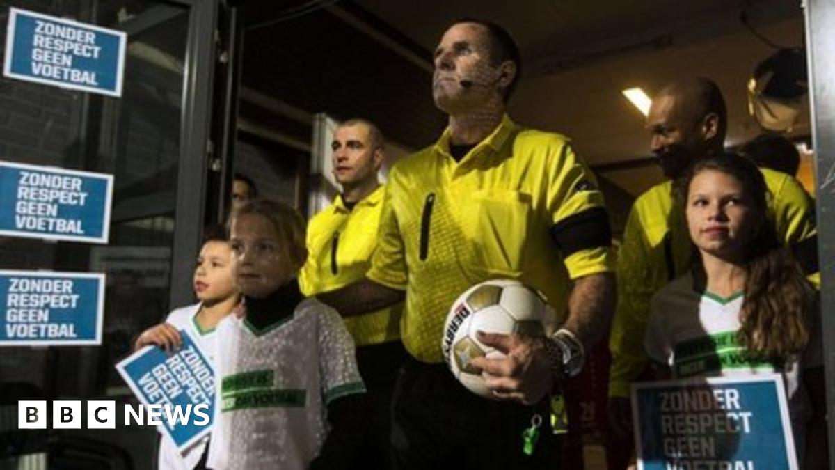 Dutch football referee death prompts minute's silence - BBC News