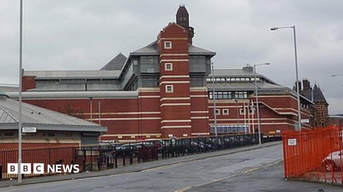 HMP Manchester governor 'moved' over conduct claims - BBC News