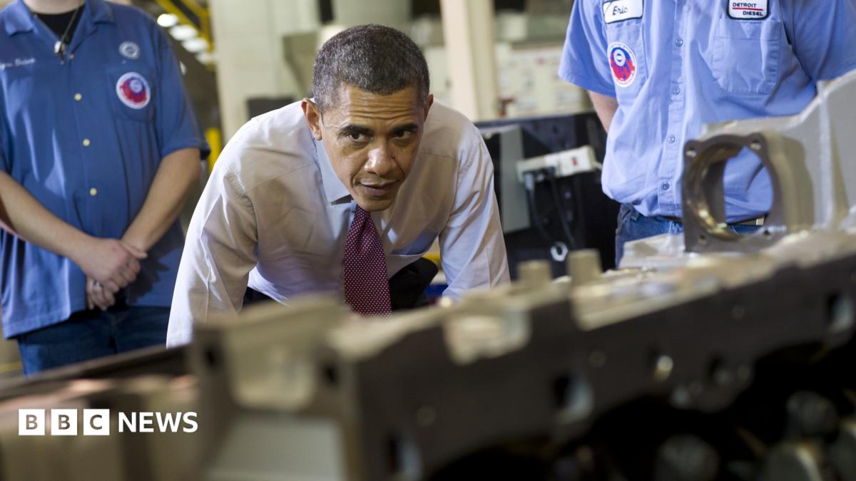 Barack Obama takes 'fiscal cliff' plan to Michigan - BBC News