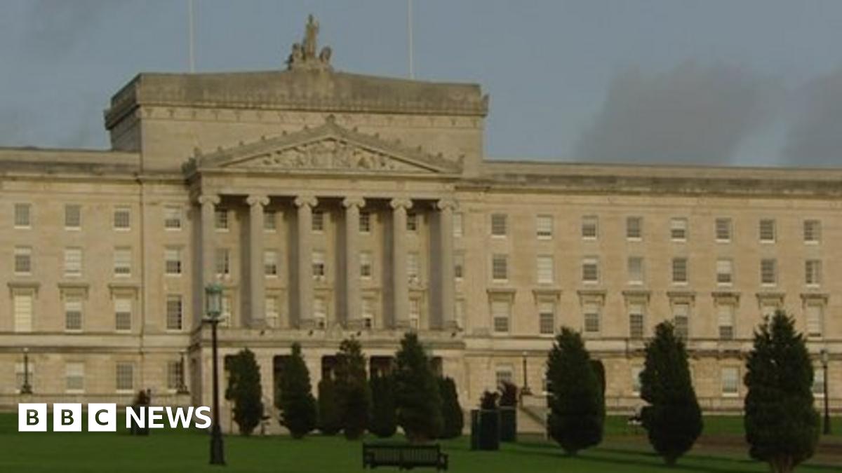 Stormont flag meeting is postponed - BBC News