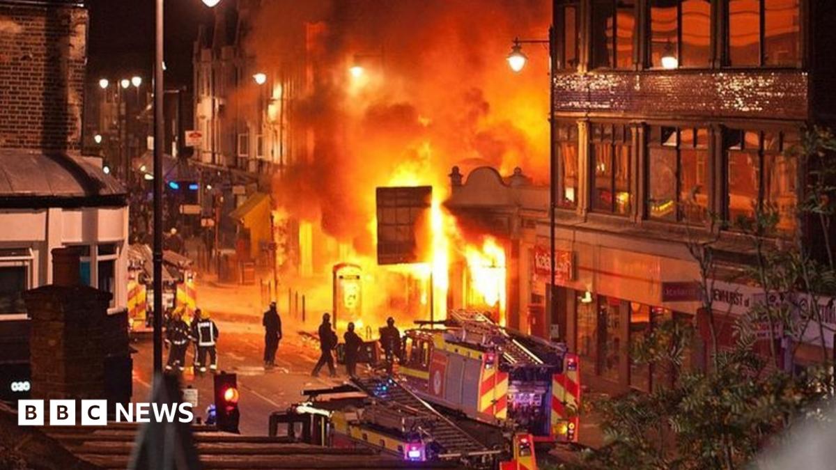 Tottenham report calls for regeneration body - BBC News