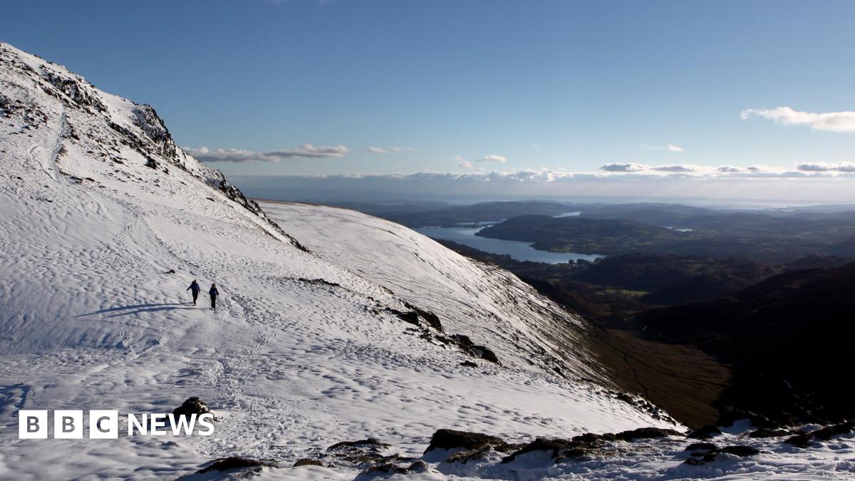 Lake District climbers warned of avalanche threat - BBC News