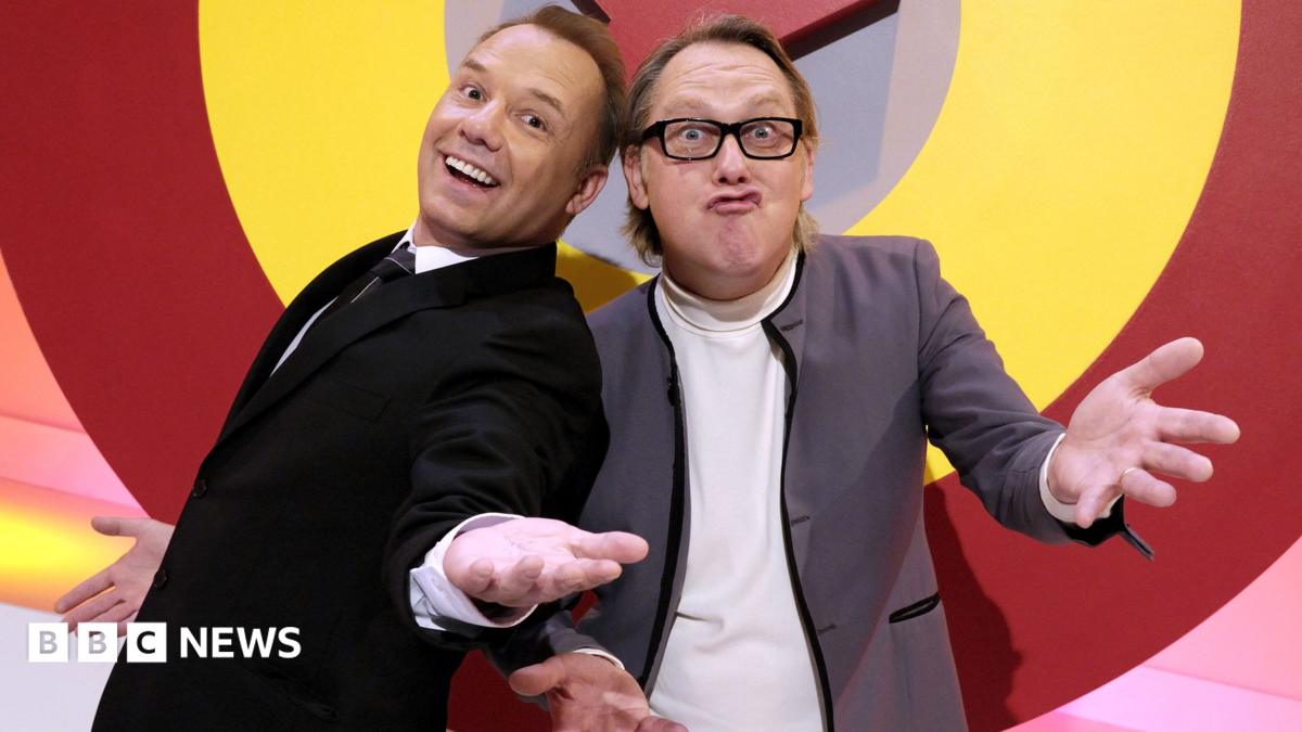 Vic Reeves and Bob Mortimer honoured with comedy award - BBC News