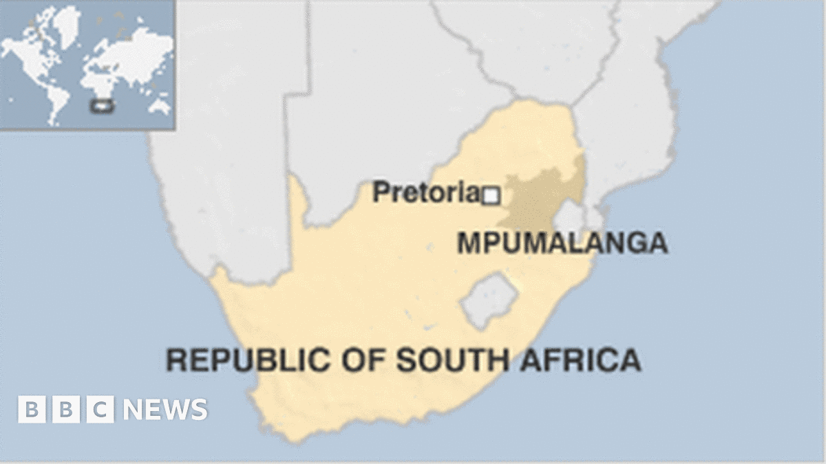 South Africa bridge collapse kills 14 - BBC News