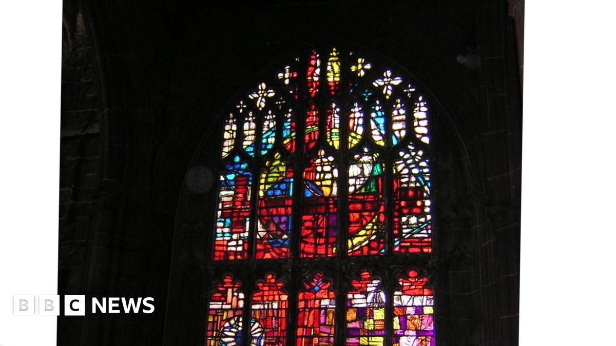 2011 Census: Is Christianity shrinking or just changing? - BBC News