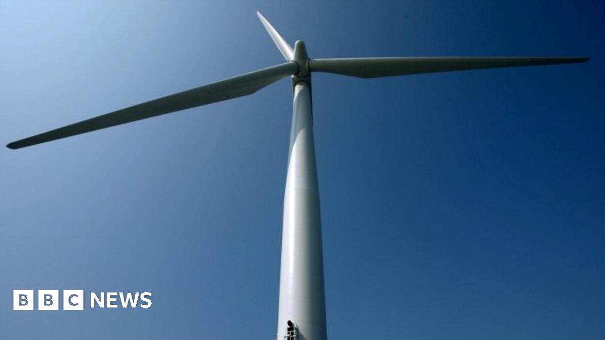 Loan for Harwich harbour for wind farm industry - BBC News