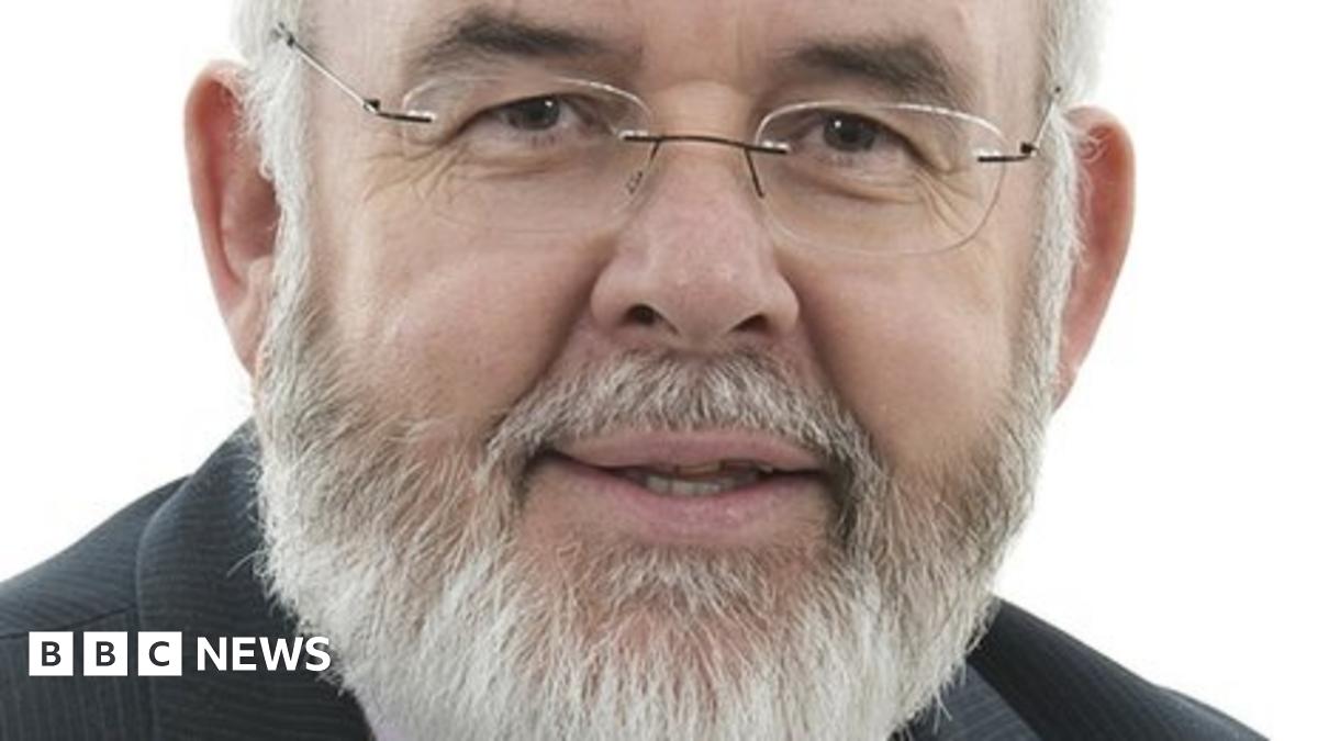Molloy to contest Mid-Ulster when McGuinness steps down - BBC News