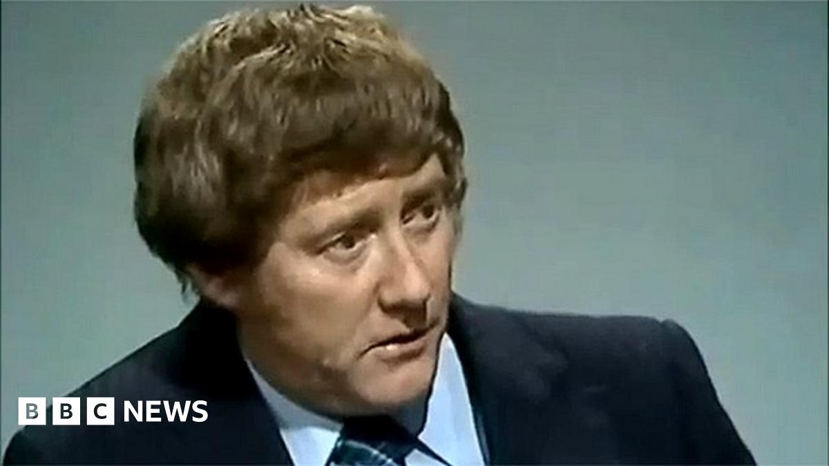 Political lives: Austin Mitchell - BBC News