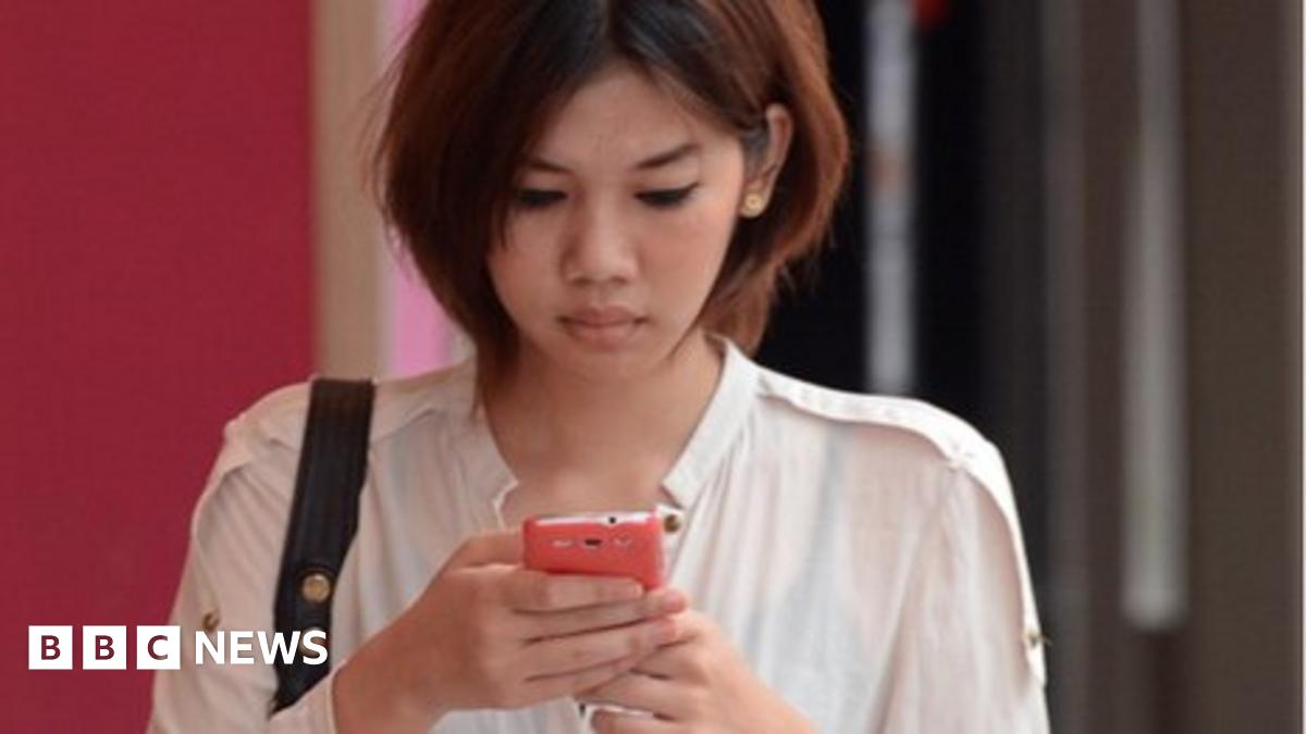 'Stalking apps' could be banned in US - BBC News