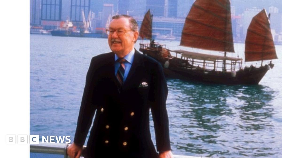 Obituary: Alan Whicker - BBC News