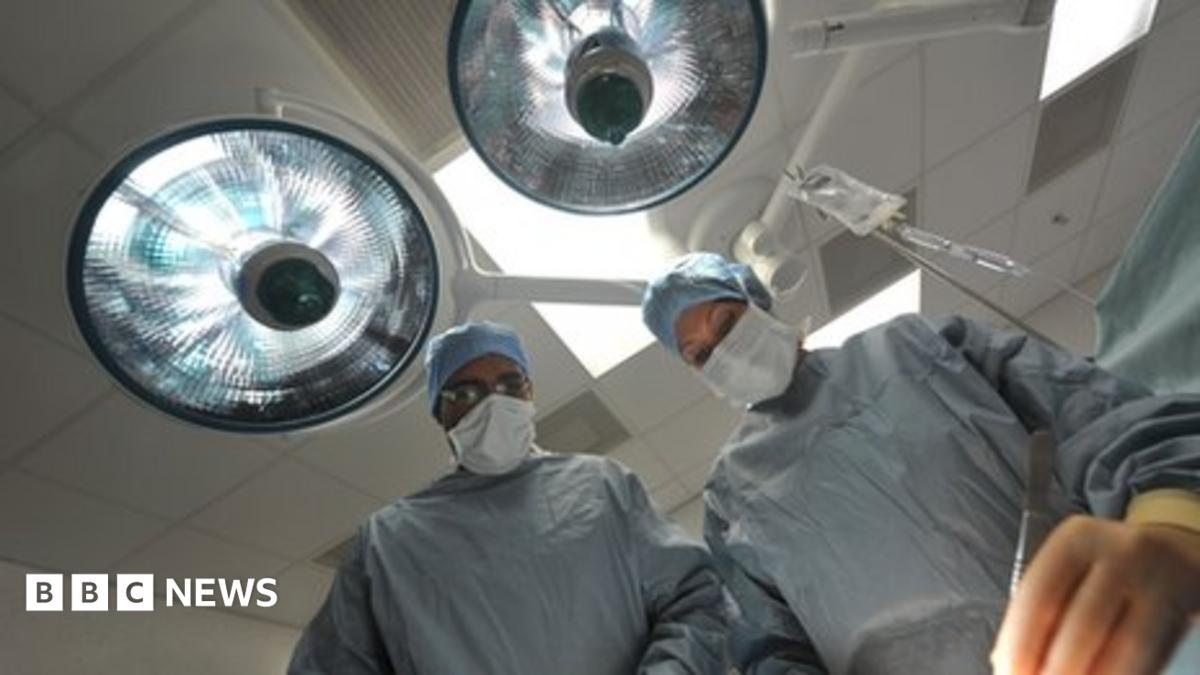 Surgeon data: 'Historic' move for NHS - BBC News