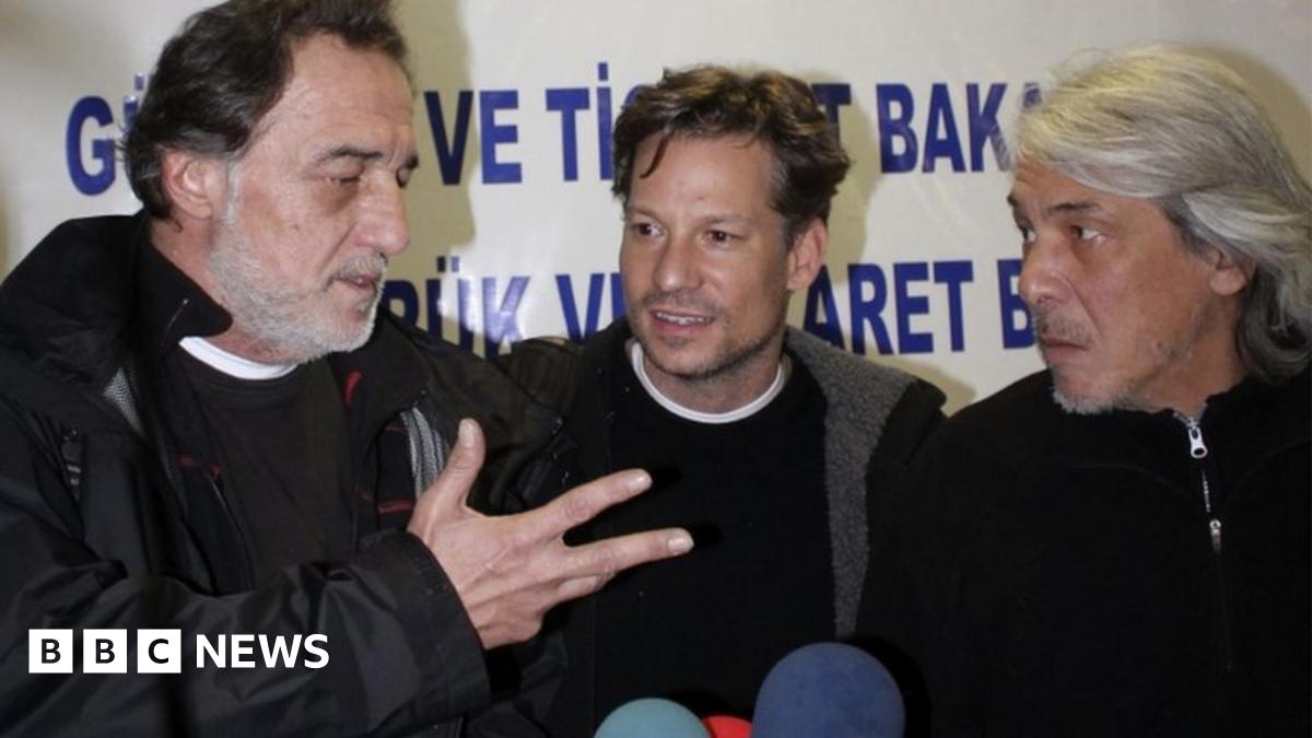 NBC reporter Richard Engel freed from Syria captors - BBC News