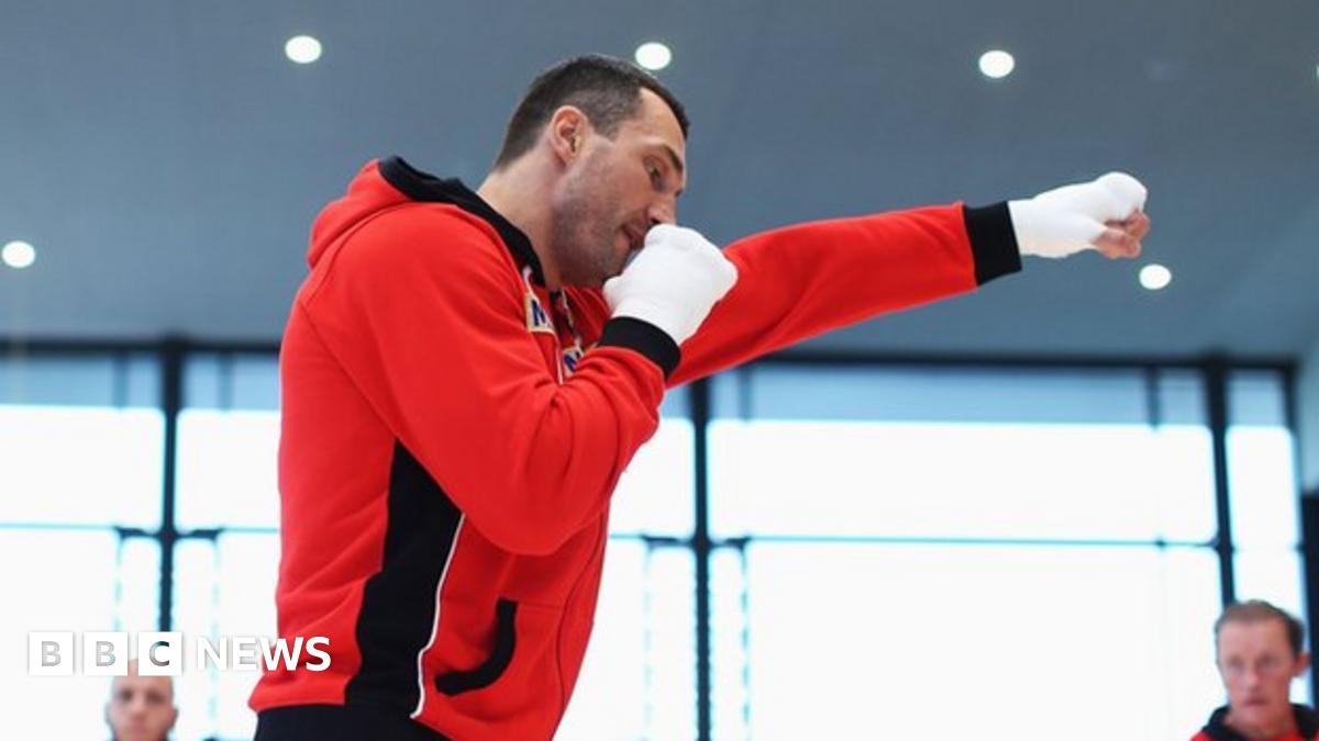 Fighting may have shaped evolution of human hand - BBC News