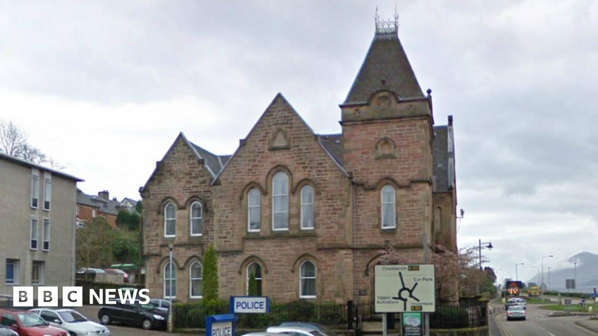 Man banned for causing A82 death crash - BBC News