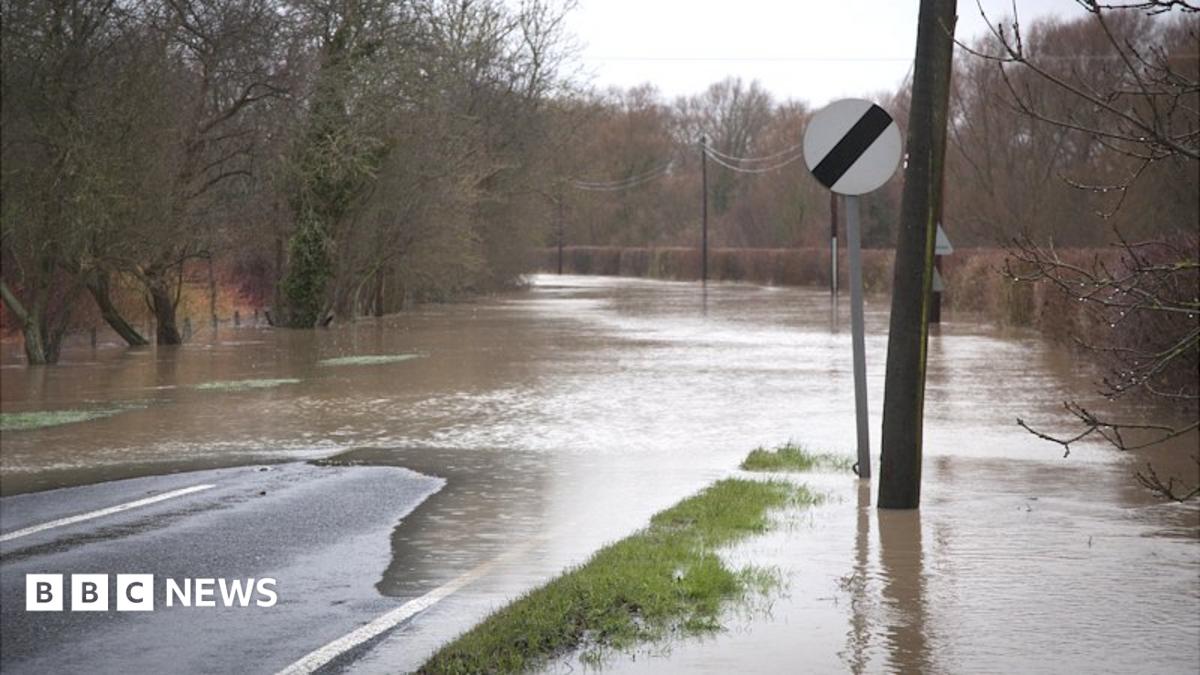 Cambridgeshire flood warnings issued by Environment Agency - BBC News