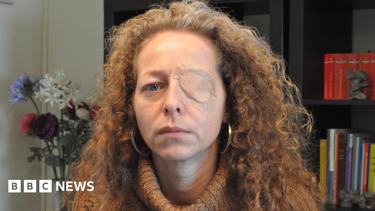 Riot control guns raise concern in Spain - BBC News