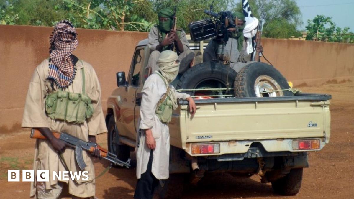 UN backs Mali intervention force to oust rebels - BBC News