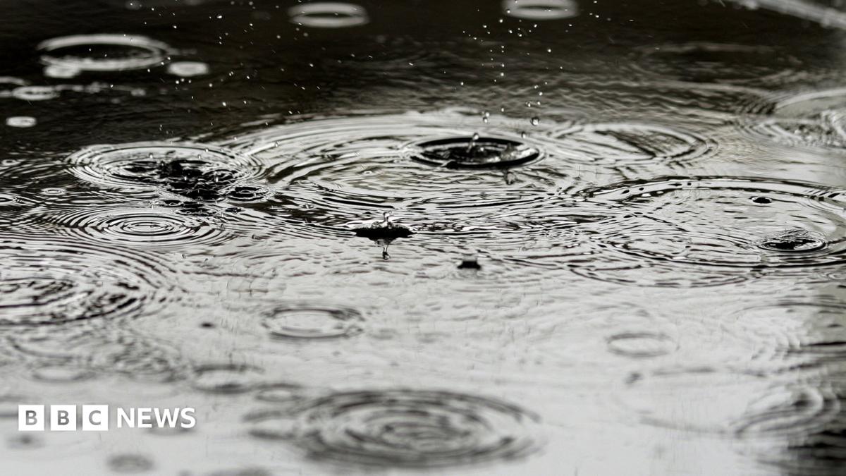 Flood-prone areas in West Sussex get extra help - BBC News