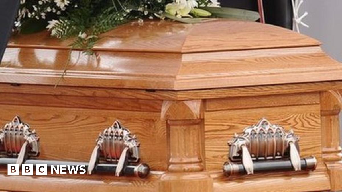 South Africa: 'Borrowed corpse scam' leads to arrests - BBC News