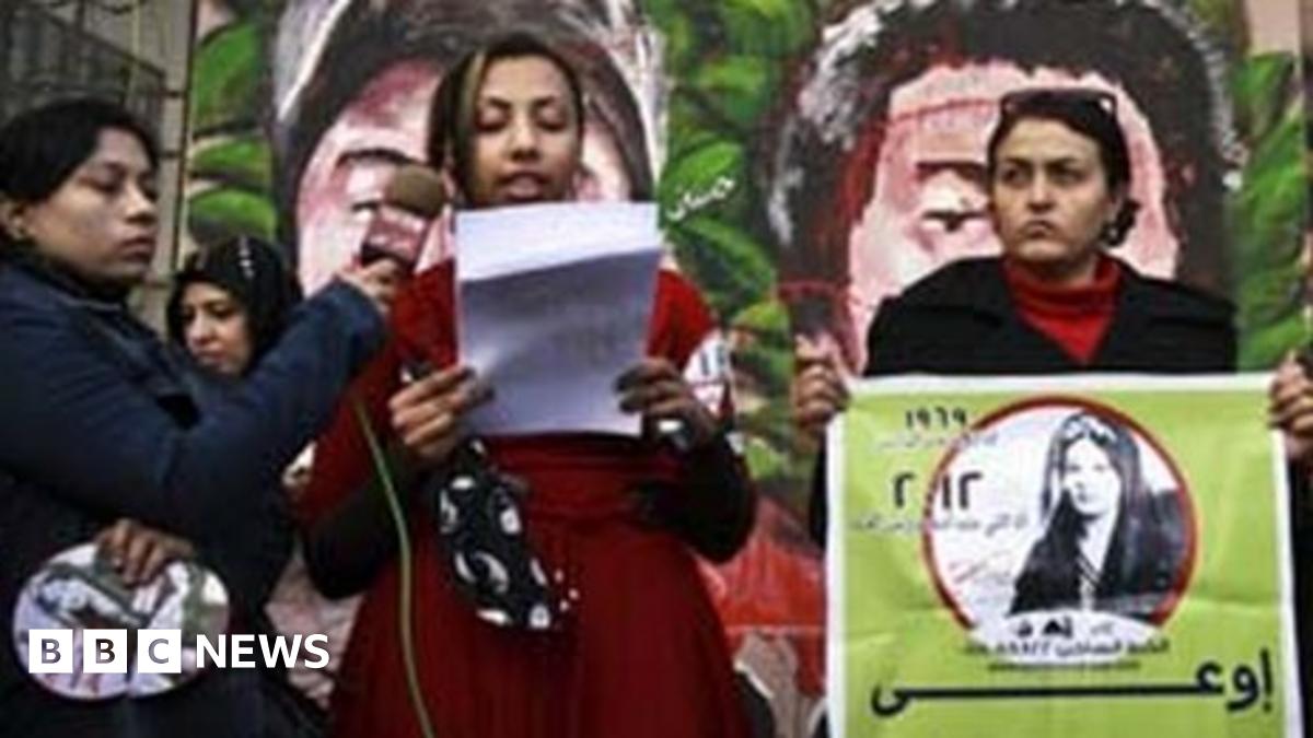 Egyptian press debates constitution referendum results - BBC News