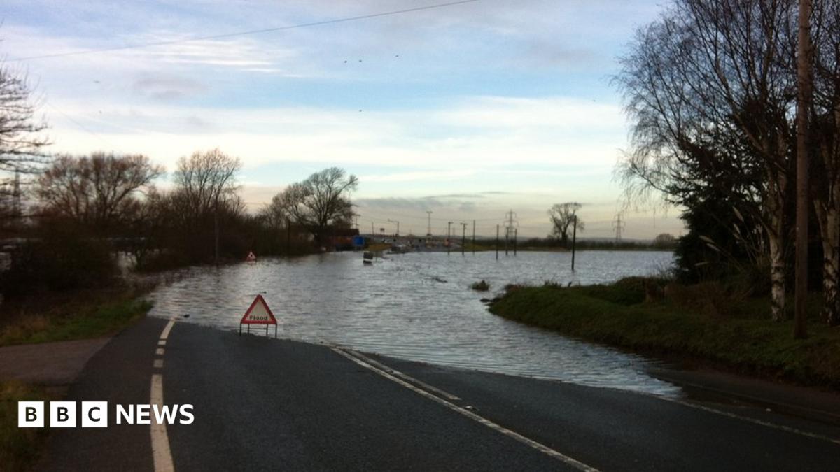 Flood-hit East Midlands bridge remains closed - BBC News