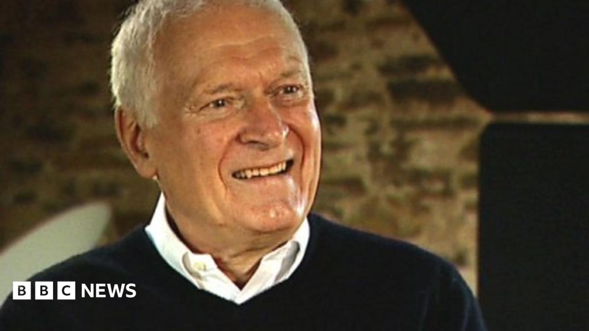 InterCity 125 designer Kenneth Grange knighted - BBC News