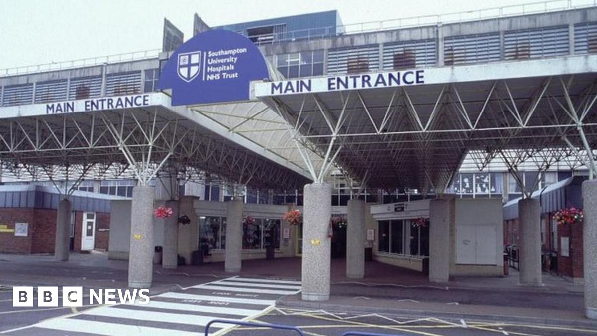 Southampton General Hospital visiting restrictions imposed - BBC News