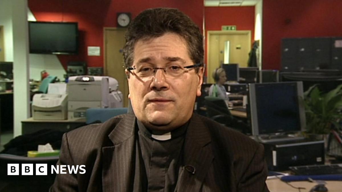 Alan Greaves murder: Vicar's shock at 'brutal' attack - BBC News