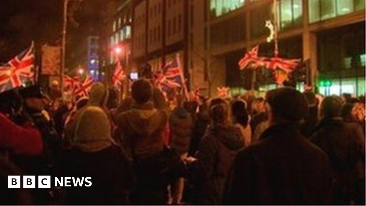 Union flag protests held in Belfast - BBC News