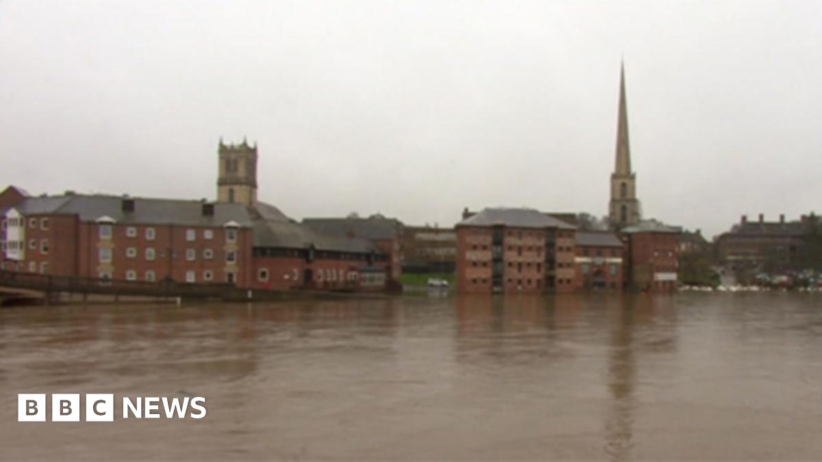 More Worcestershire flood warnings introduced - BBC News