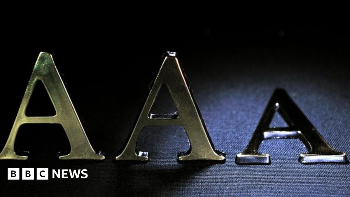 UK loses top AAA credit rating for first time since 1978 - BBC News