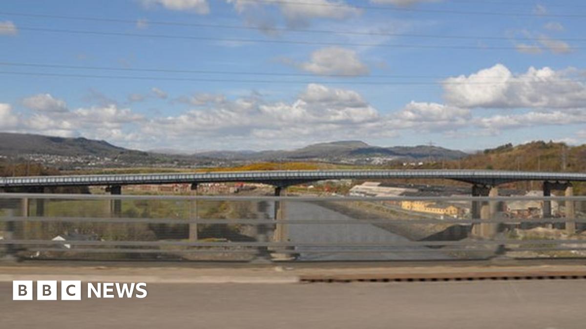 Concern over Briton Ferry M4 and A48 bridge fall deaths - BBC News