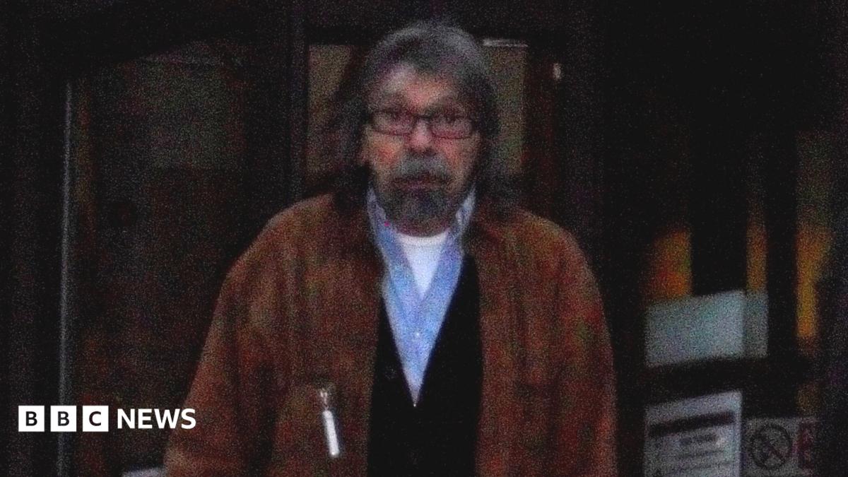 Robert Coulson admits smuggling cannabis - BBC News