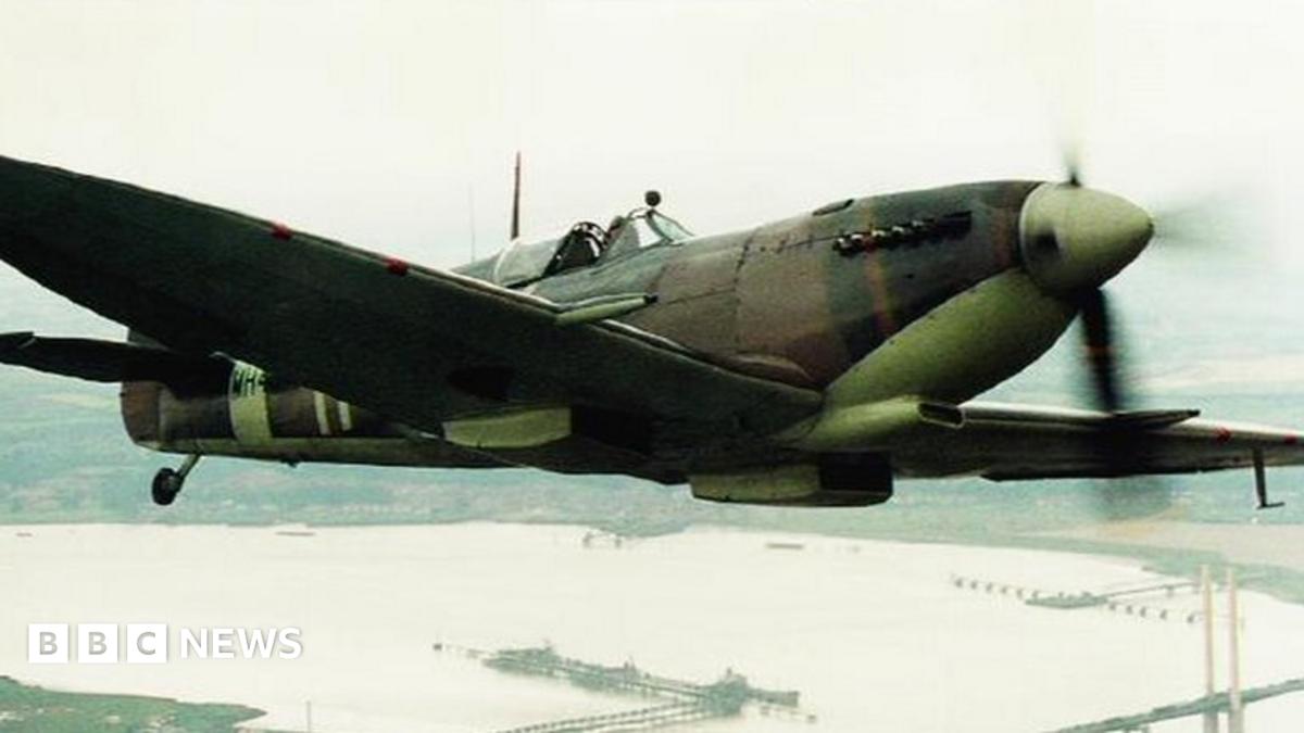 Ronald Berry: Hull's Spitfire pilot from Churchill's 'Few' - BBC News