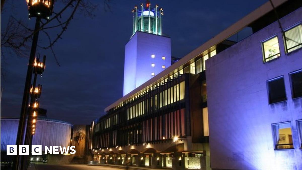 Newcastle Council budget plan agreed by cabinet - BBC News