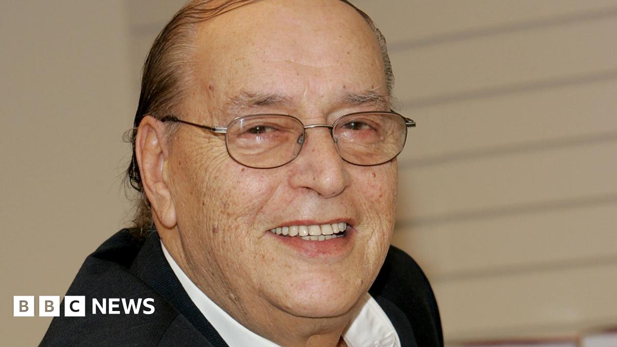 Sopranos mobster Tony Lip dies aged 82 - BBC News