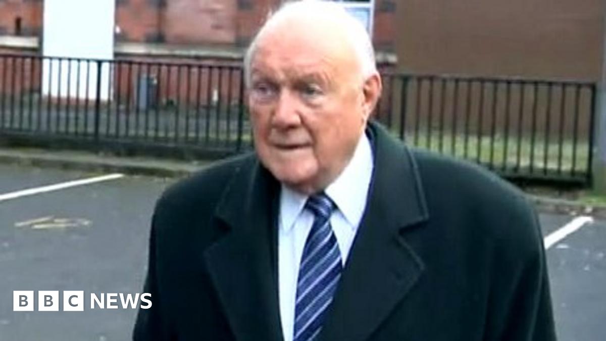 Stuart Hall pleads not guilty to indecent assault charges - BBC News