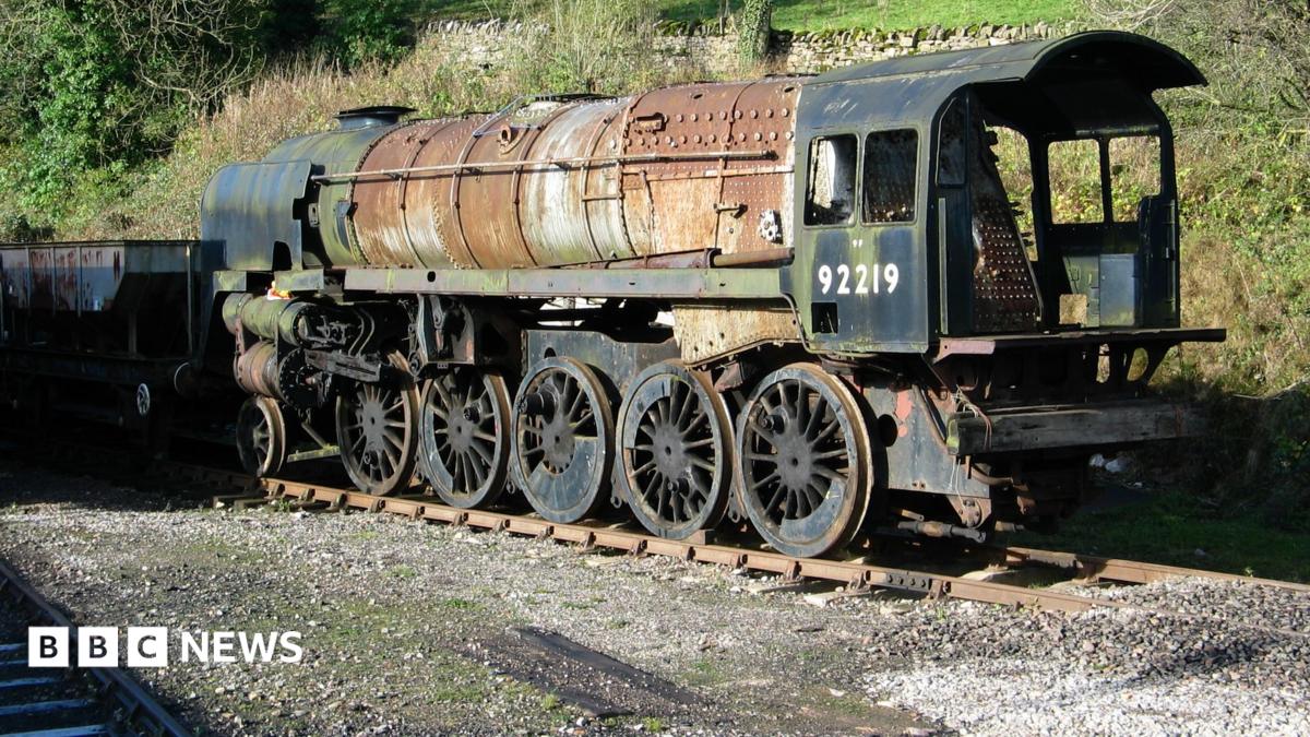 Steam age train given new home in Kirkby Stephen - BBC News