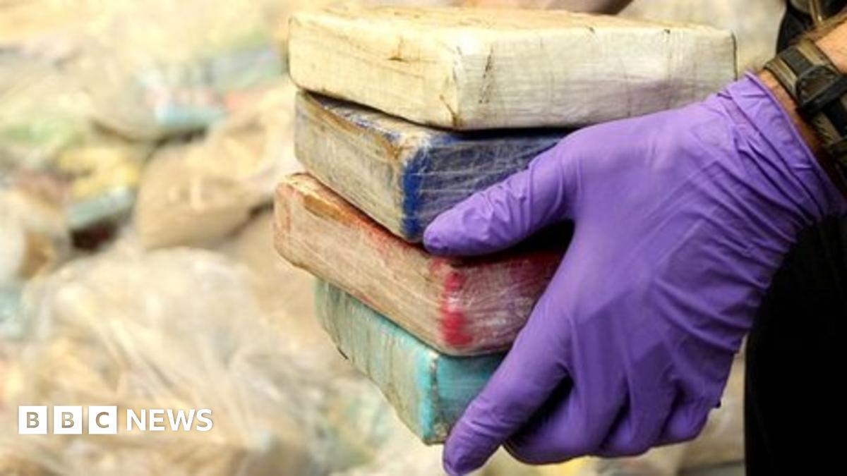 Eight held in Merseyside Police-led dawn drugs raids - BBC News