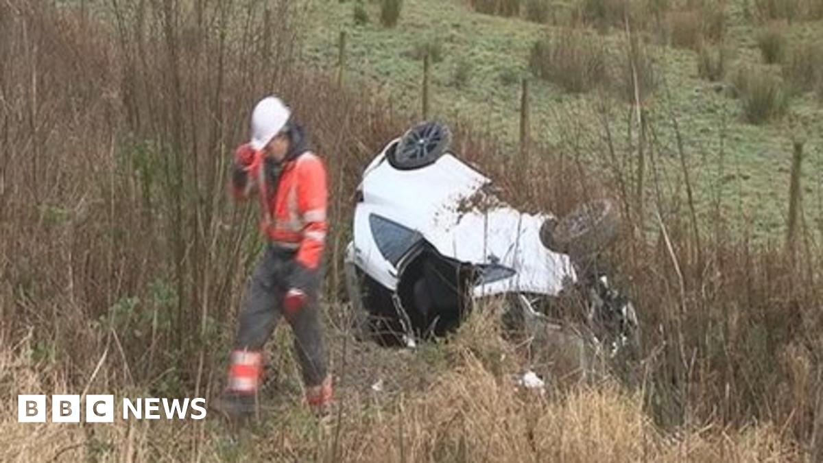 Dumfries woman Dawn Kirk identified as A701 crash victim - BBC News