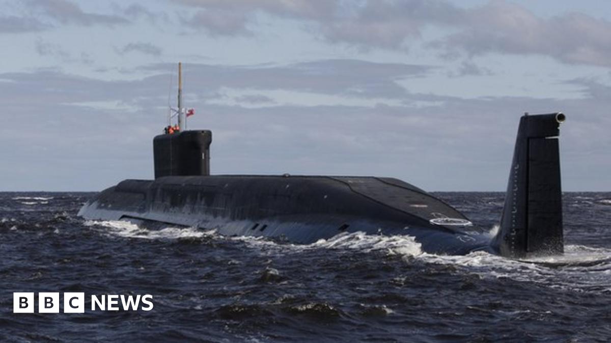 New Russian nuclear sub 'safer than Kursk' - BBC News